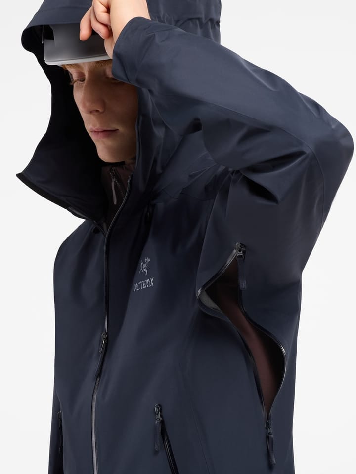 Arc'teryx Men's Beta LT Jacket Black Sapphire | Fjellsport.no